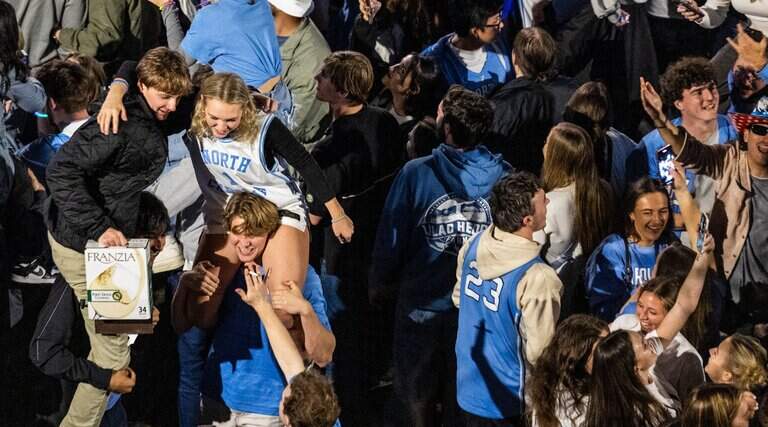 Video of UNC fans storming Franklin Street after Duke win | Raleigh ...
