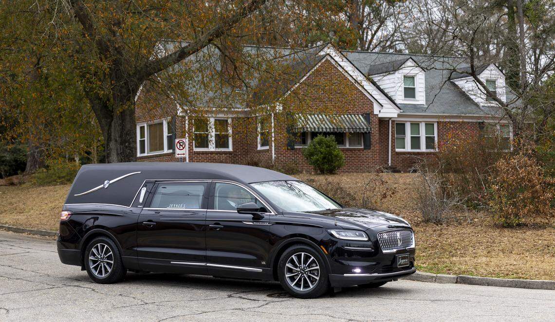 Jim Hunt honored in Wilson funeral as family memories shared | Raleigh ...