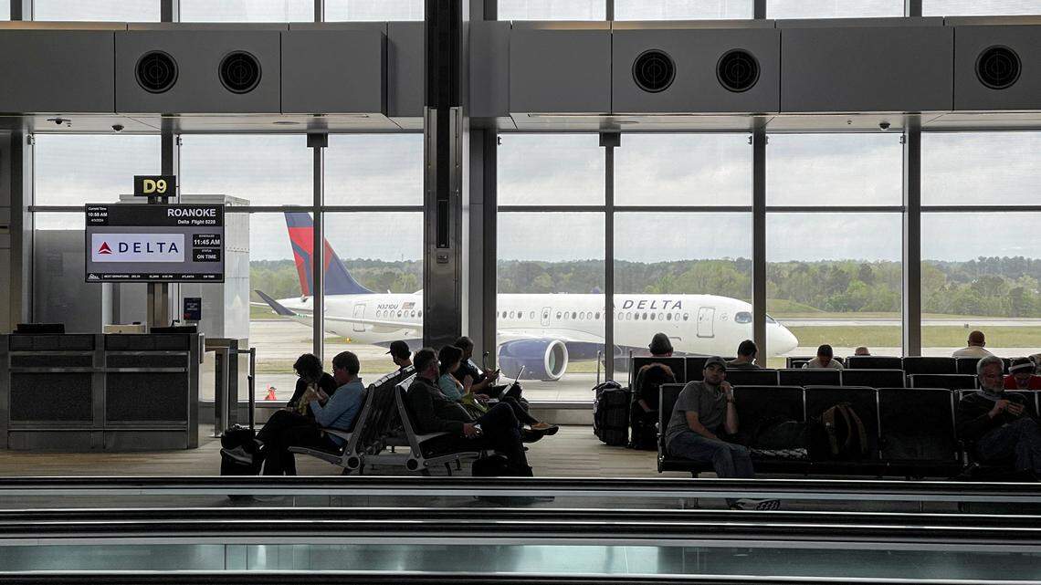 Durham group works to get welcome sign at RDU airport | Raleigh News ...