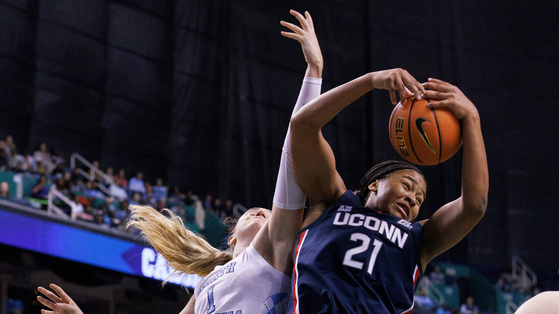 Photos: North Carolina falls to UConn 69-58 | Raleigh News & Observer